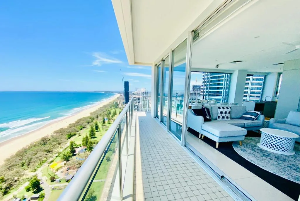 3 bedroom Broadbeach Beachfront Holiday Apartment - Gold Coast Private ...